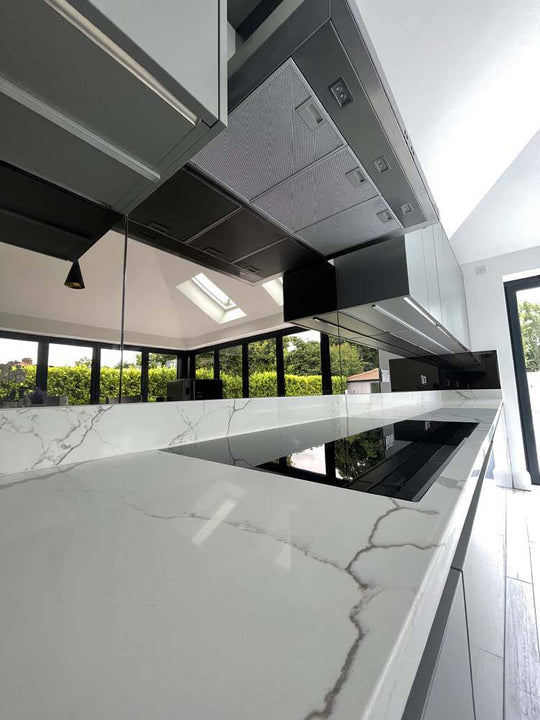 Mirrored Splashback Kitchen In Rickmansworth | Kitchens Splashbacks ...